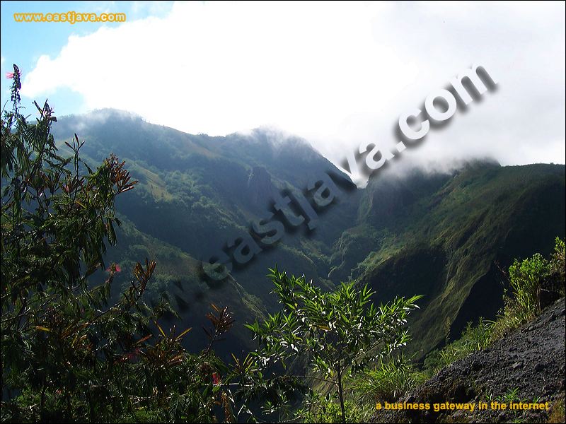 Mount Kelud Tourism - Has Beautiful Crater-Lake