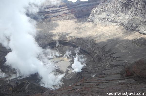 Mt. Kelud - Kediri Regency: Has Beautiful Crater-Lake, So Green And Cool