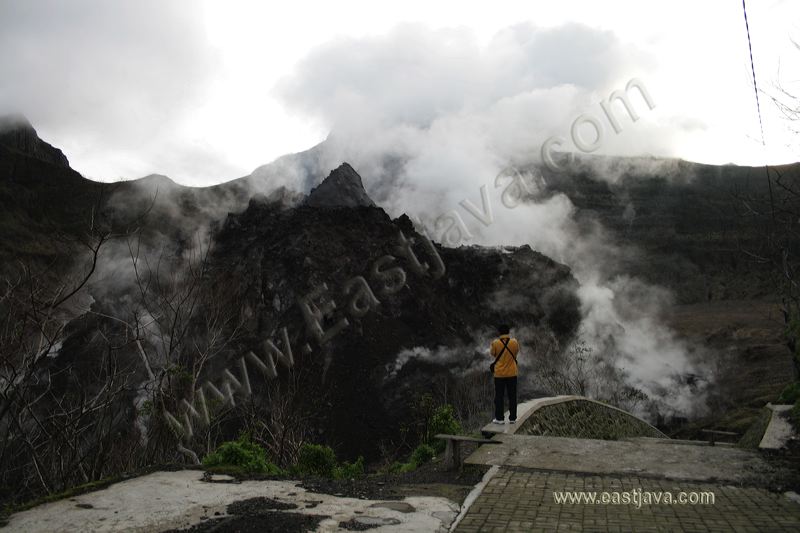 Mt. Kelud - Kediri Regency: Has Beautiful Crater-Lake, So Green And Cool